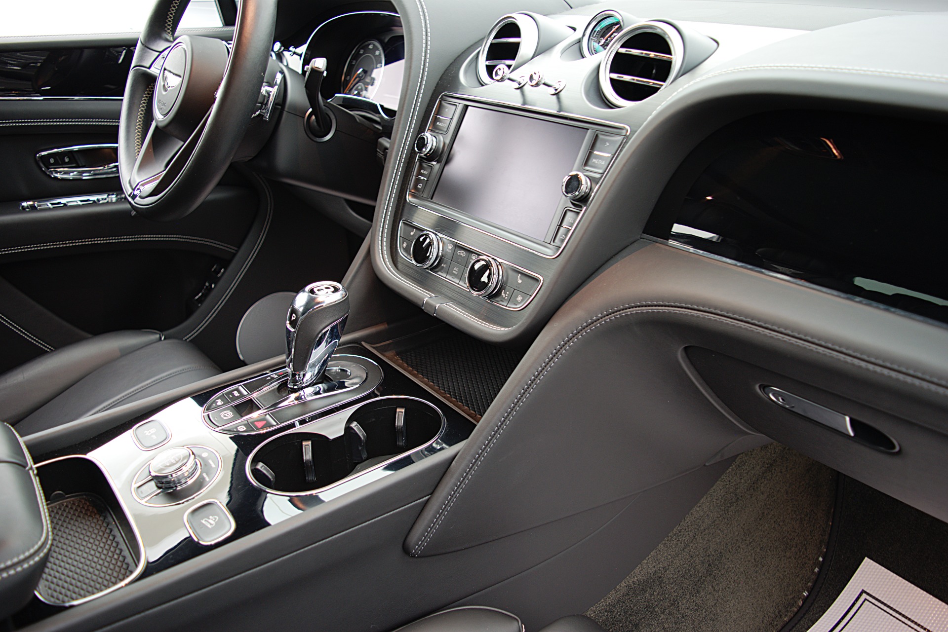 Used 2018 Bentley Bentayga W12 Signature For Sale ($129,000) | Bentley ...