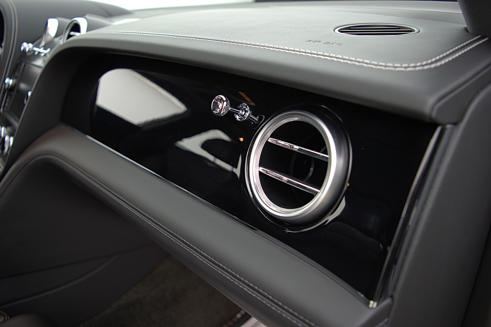Used 2018 Bentley Bentayga W12 Signature For Sale ($129,000) | Bentley ...