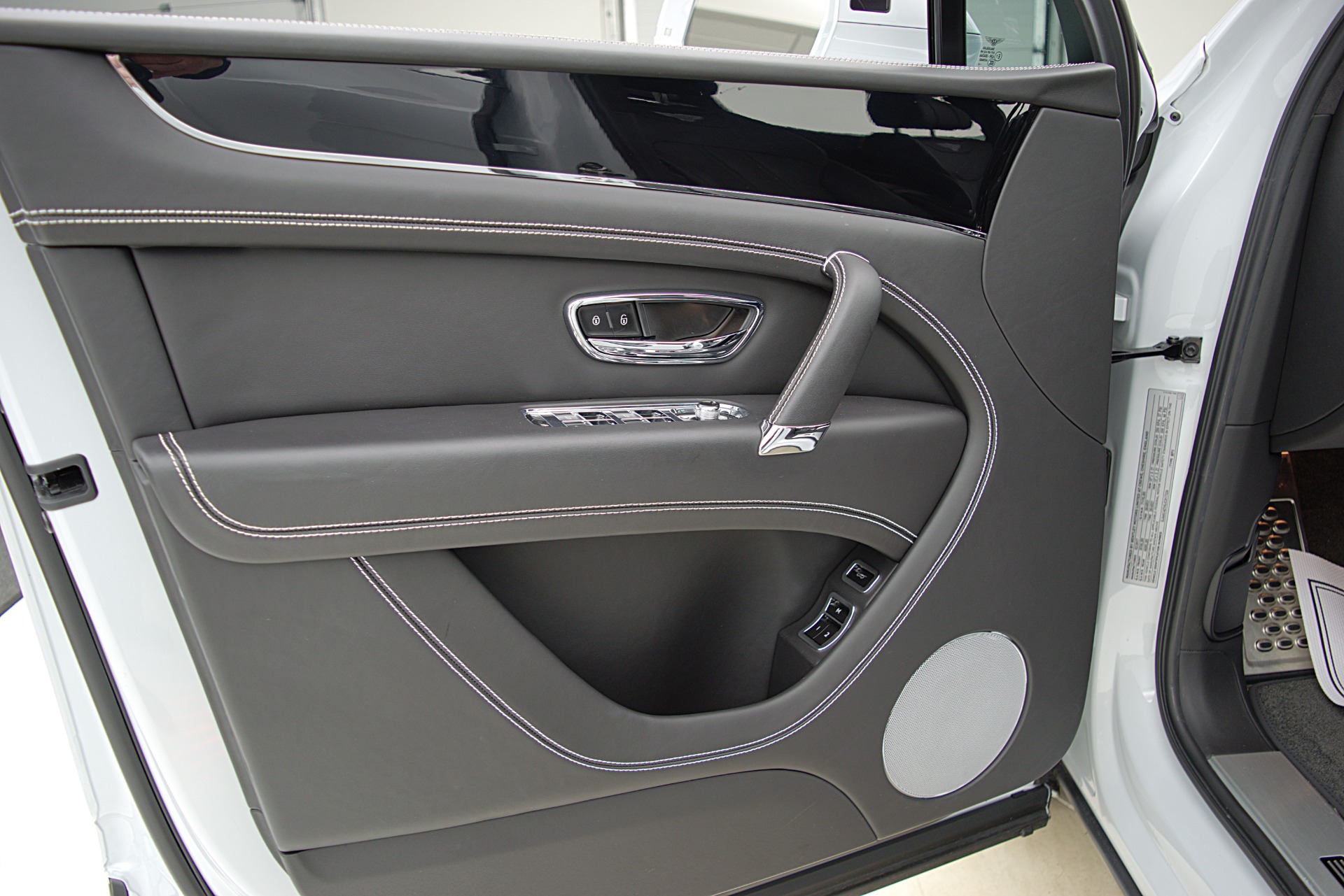 Used 2018 Bentley Bentayga W12 Signature For Sale ($129,000) | Bentley ...