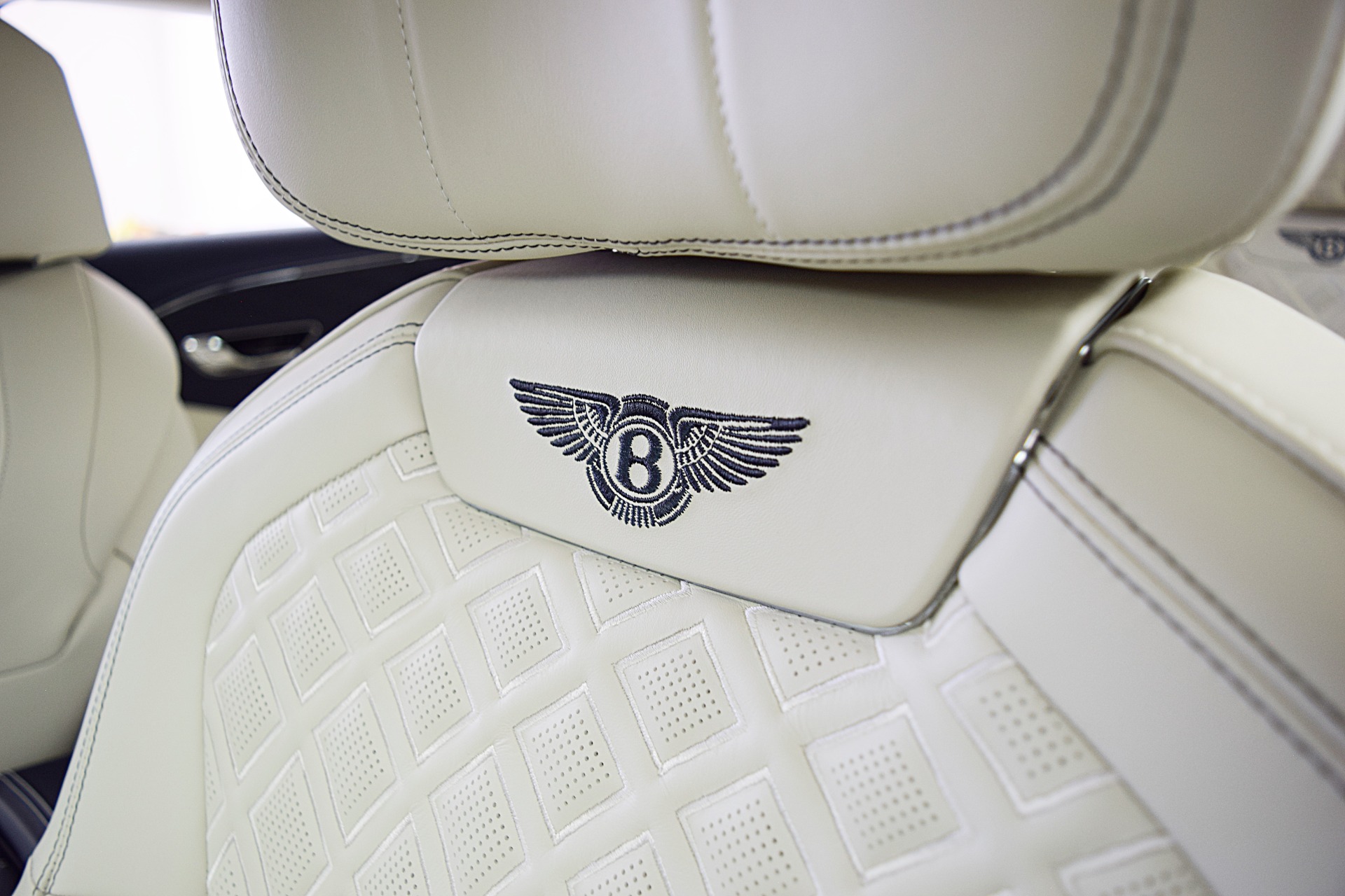 New 2024 Bentley Flying Spur Azure V8 For Sale ($273,655) | Bentley ...