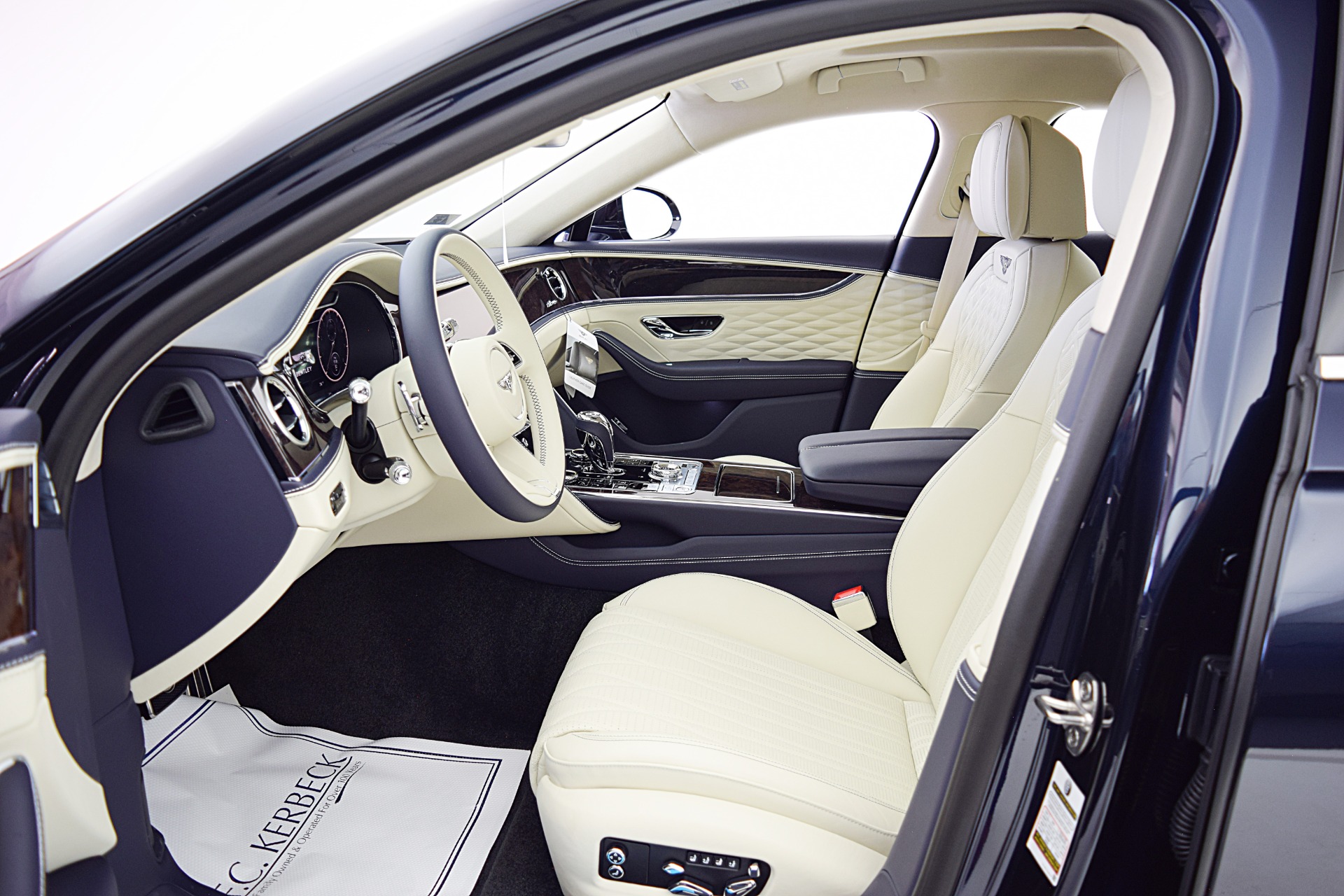 New 2024 Bentley Flying Spur Azure V8 For Sale ($273,655) | Bentley ...