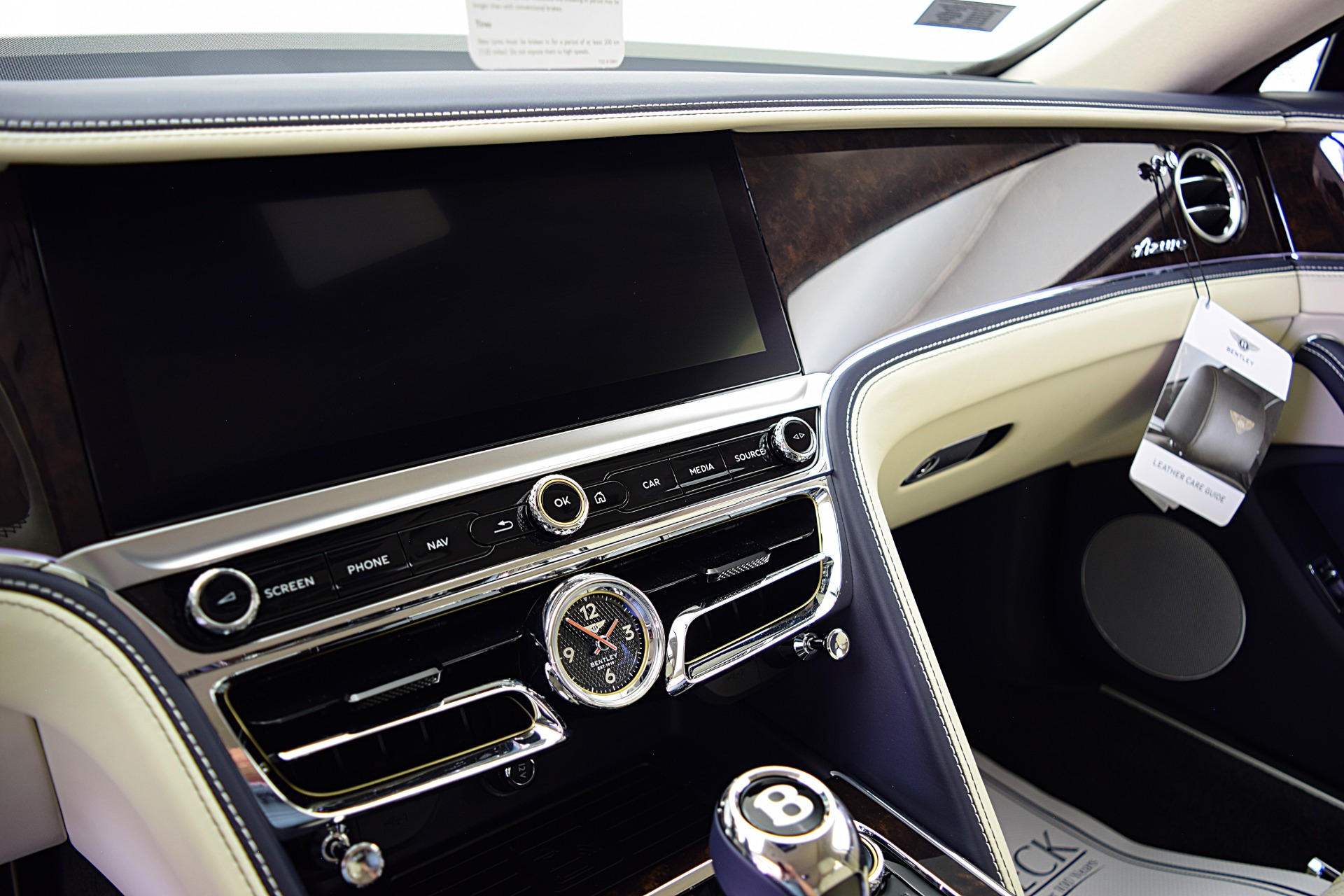 New 2024 Bentley Flying Spur Azure V8 For Sale ($273,655) | Bentley ...