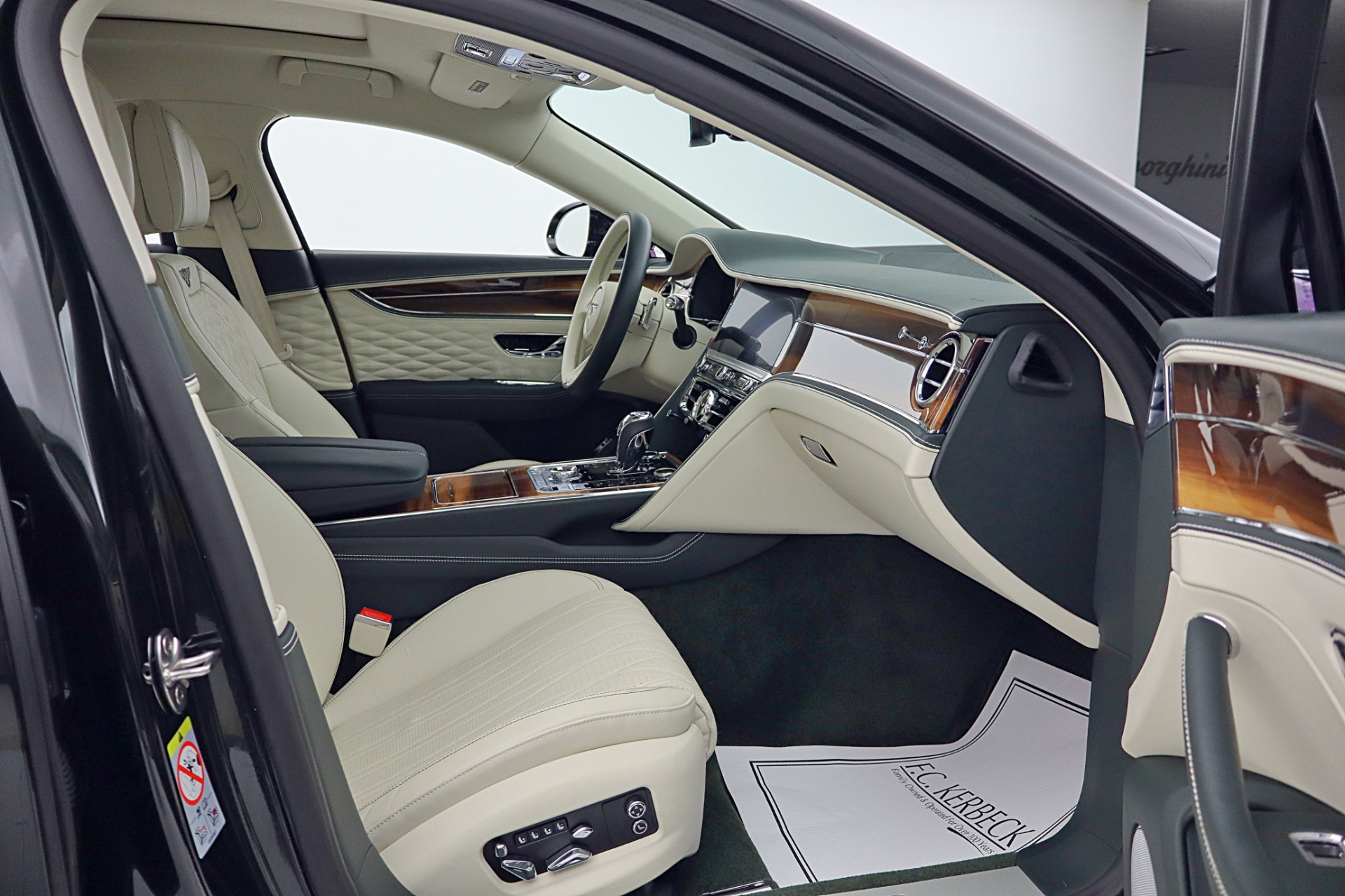 Used 2022 Bentley Flying Spur Hybrid/LEASE OPTIONS AVAILABLE For Sale ...